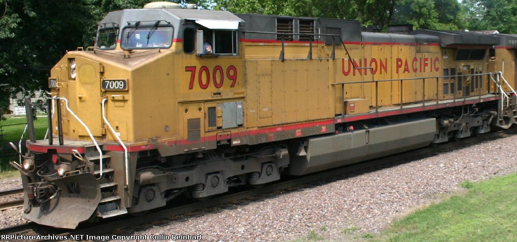 UP 7009